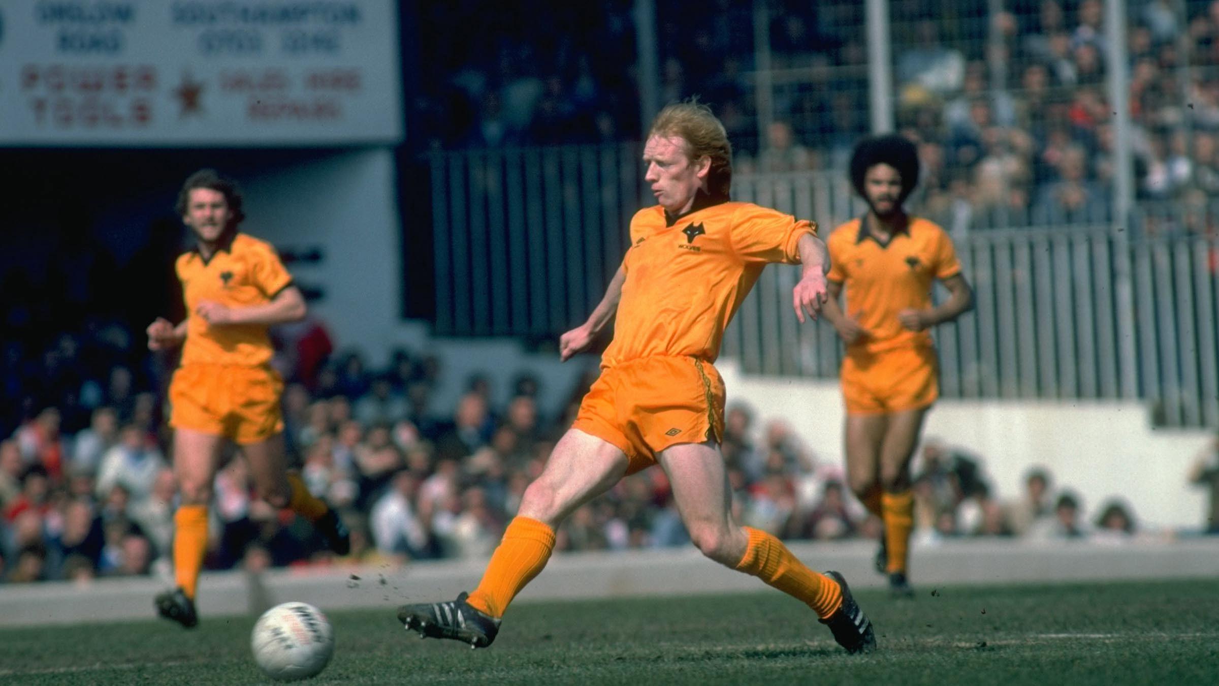 League Cup winner Willie Carr joins the Old Gold Club | Features | News ...