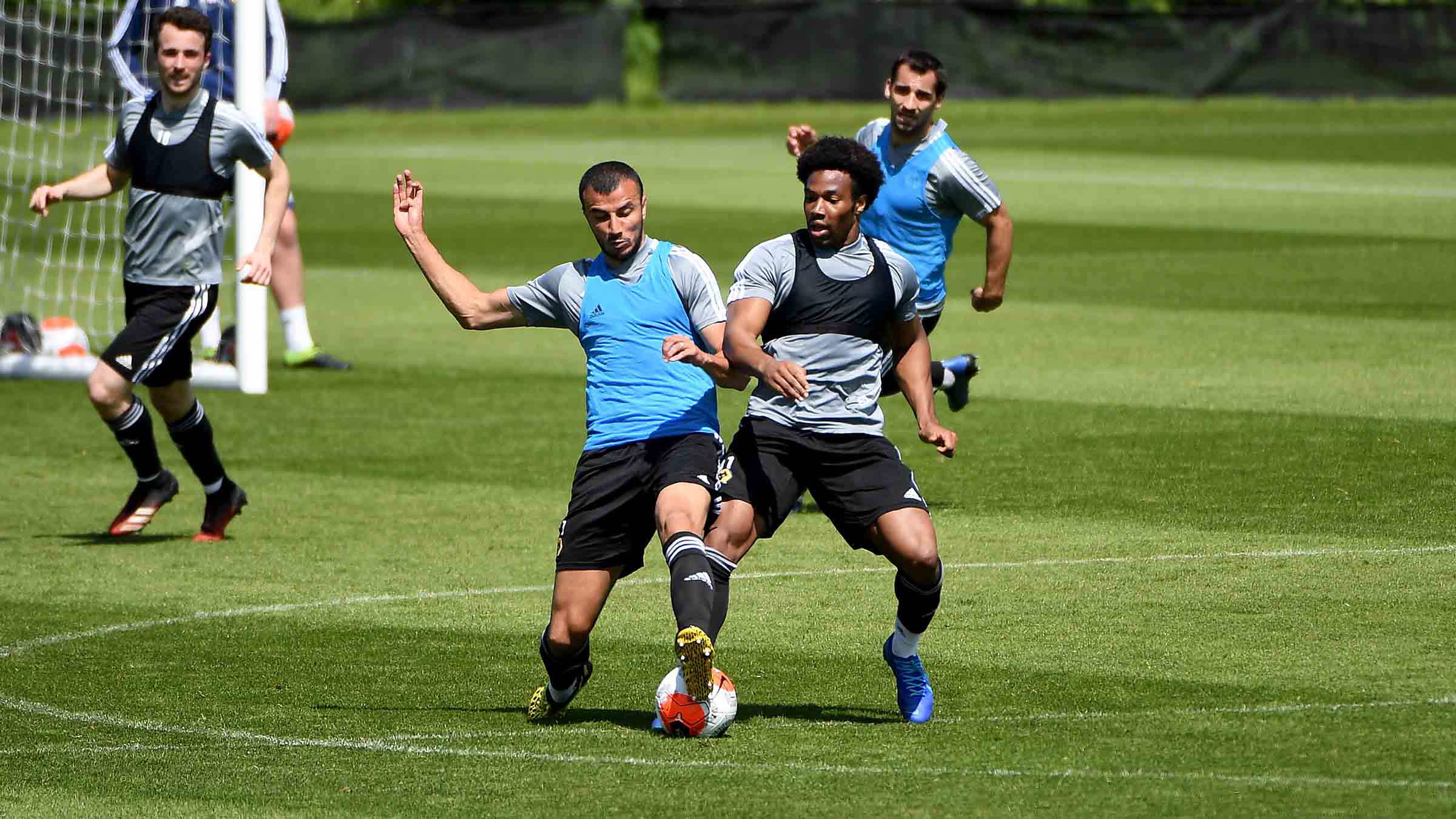 Gallery | Training continues in the Compton sun | Men's First-Team ...