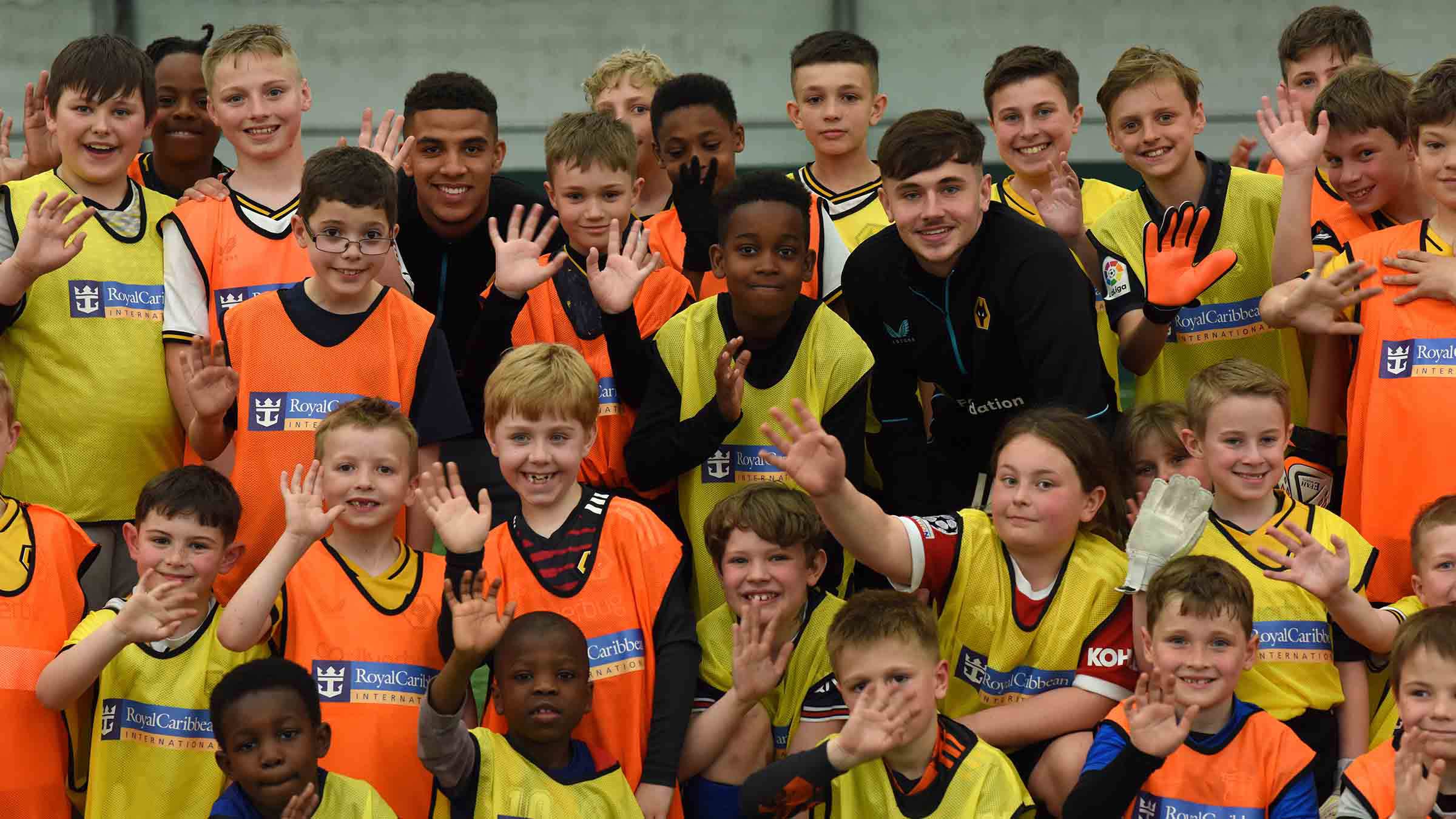 Young Wolves players support the local community | Foundation | News ...