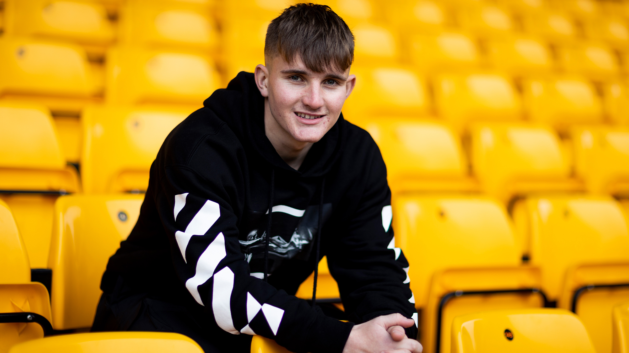 Farmer pens first professional contract | Academy | News ...