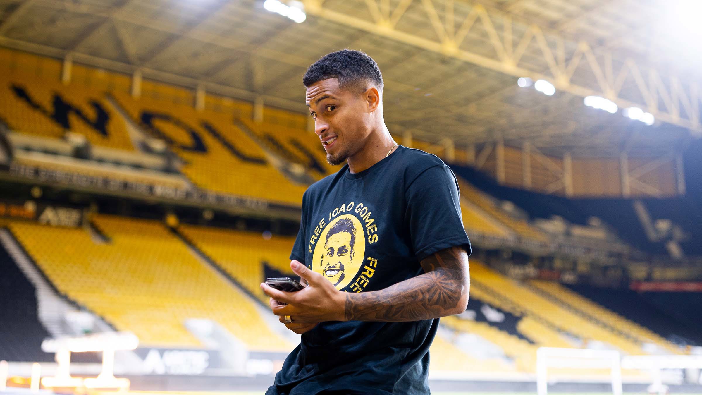 Gallery | Gomes becomes a Wolves player | Men's First-Team | News ...