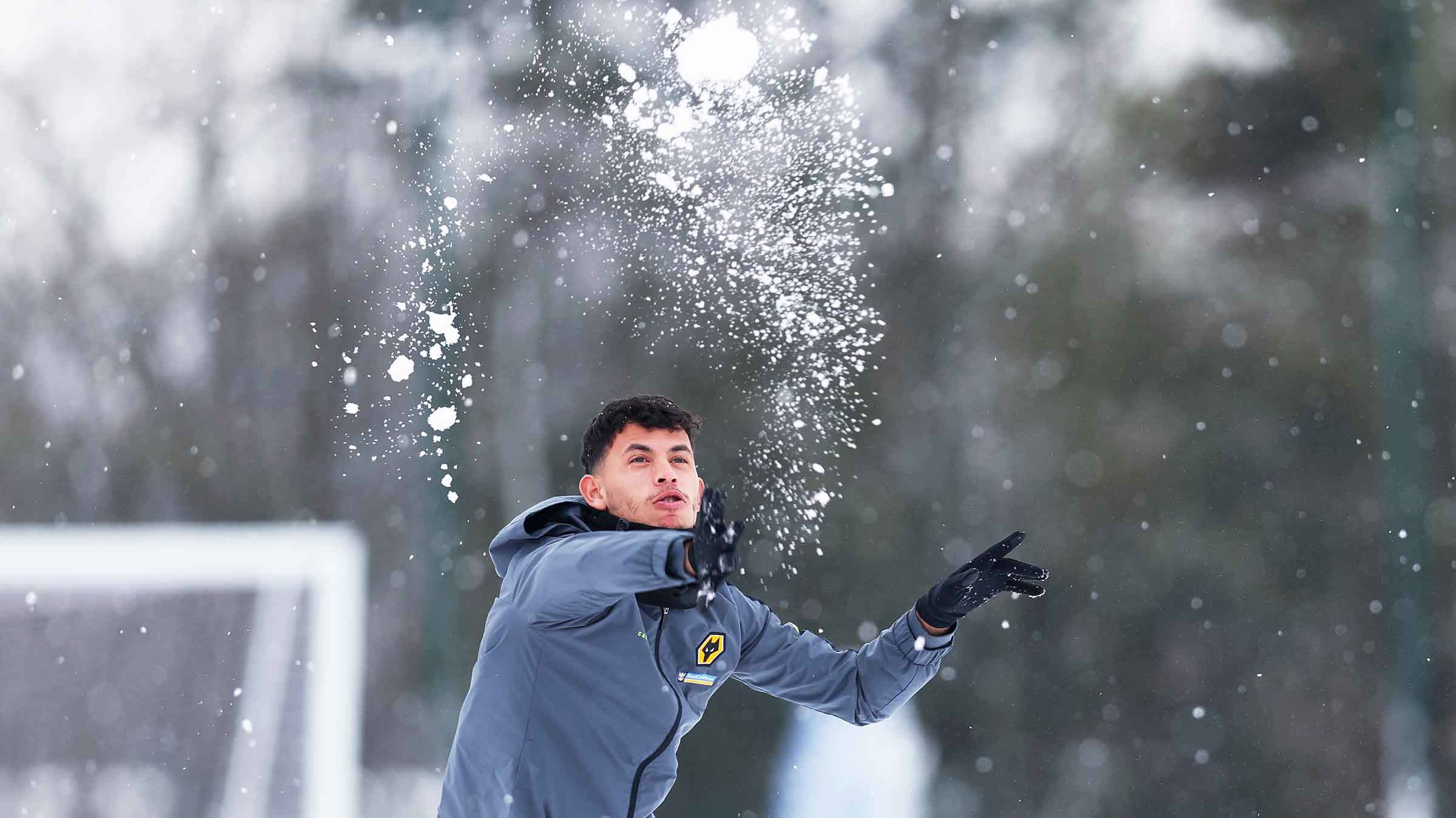 Gallery | Fun in the snow before training | Men's First-Team | News ...