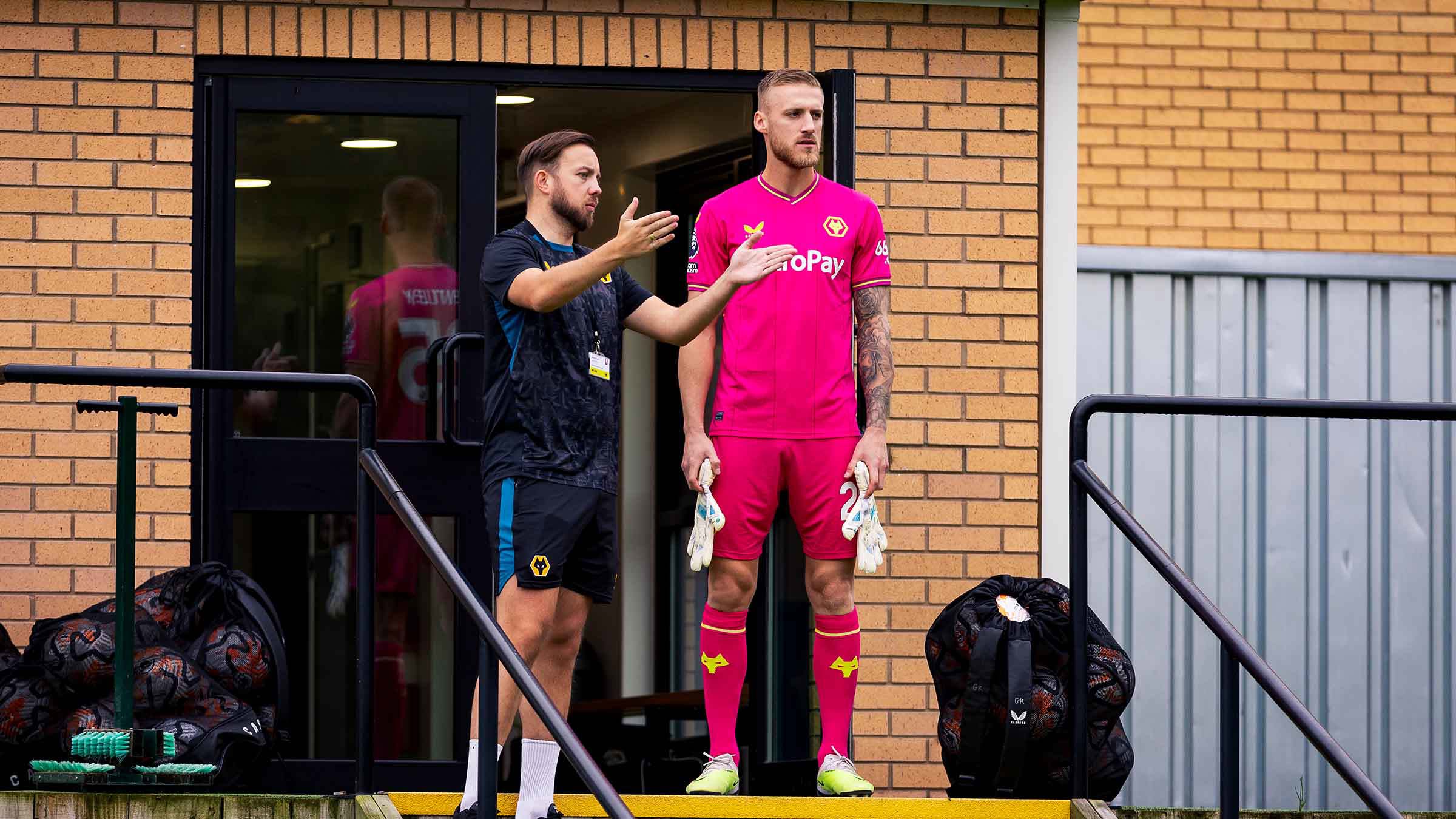 Gallery | Behind the scenes of Wolves' 2023/24 squad photo | Men's ...