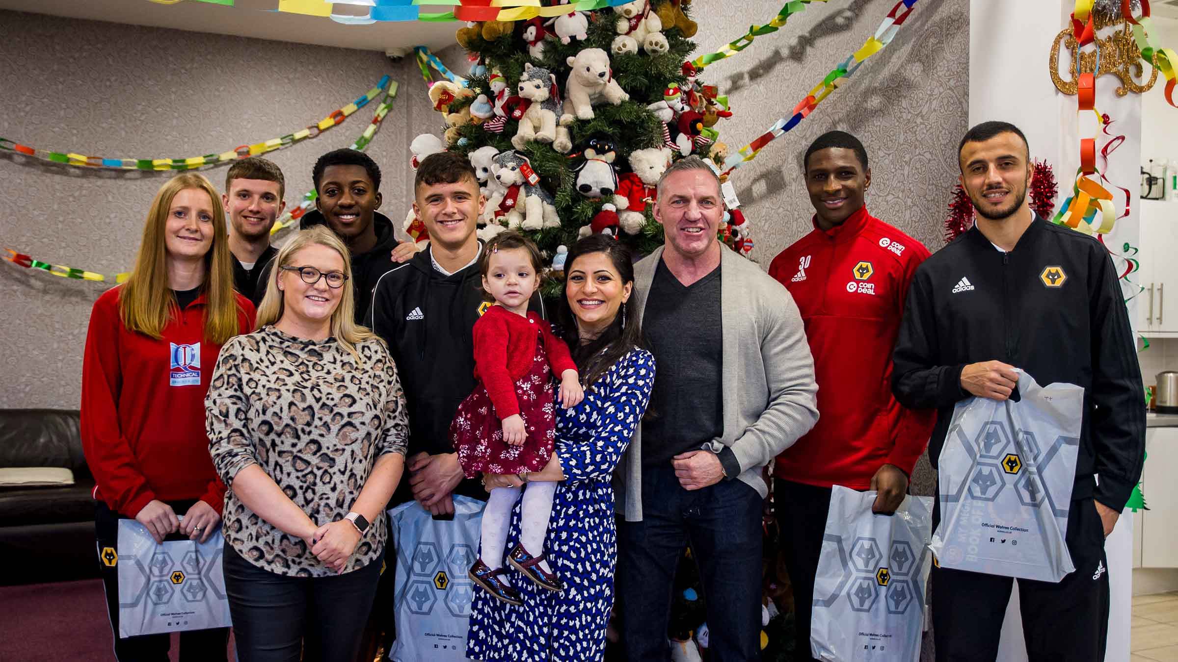 Christmas visits | Gallery | Club | News | Wolverhampton Wanderers FC
