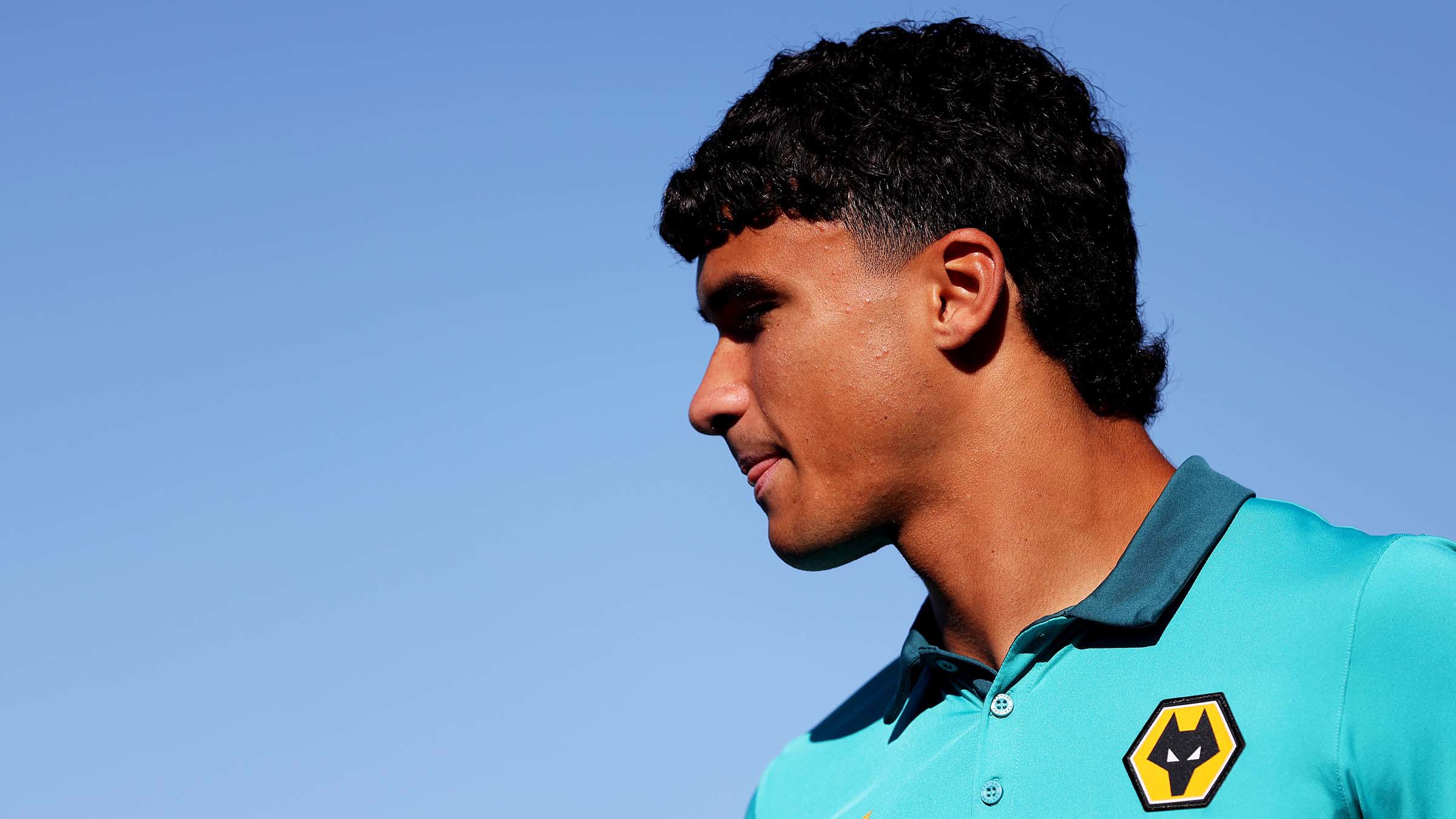 Hobbs welcomes Fraser into first-team group | Features | News ...