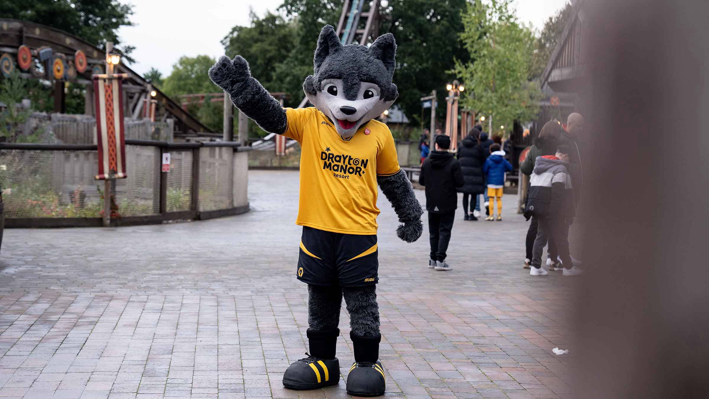 Gallery | Young Wolves thrills at Drayton Manor | Junior Fans | News ...