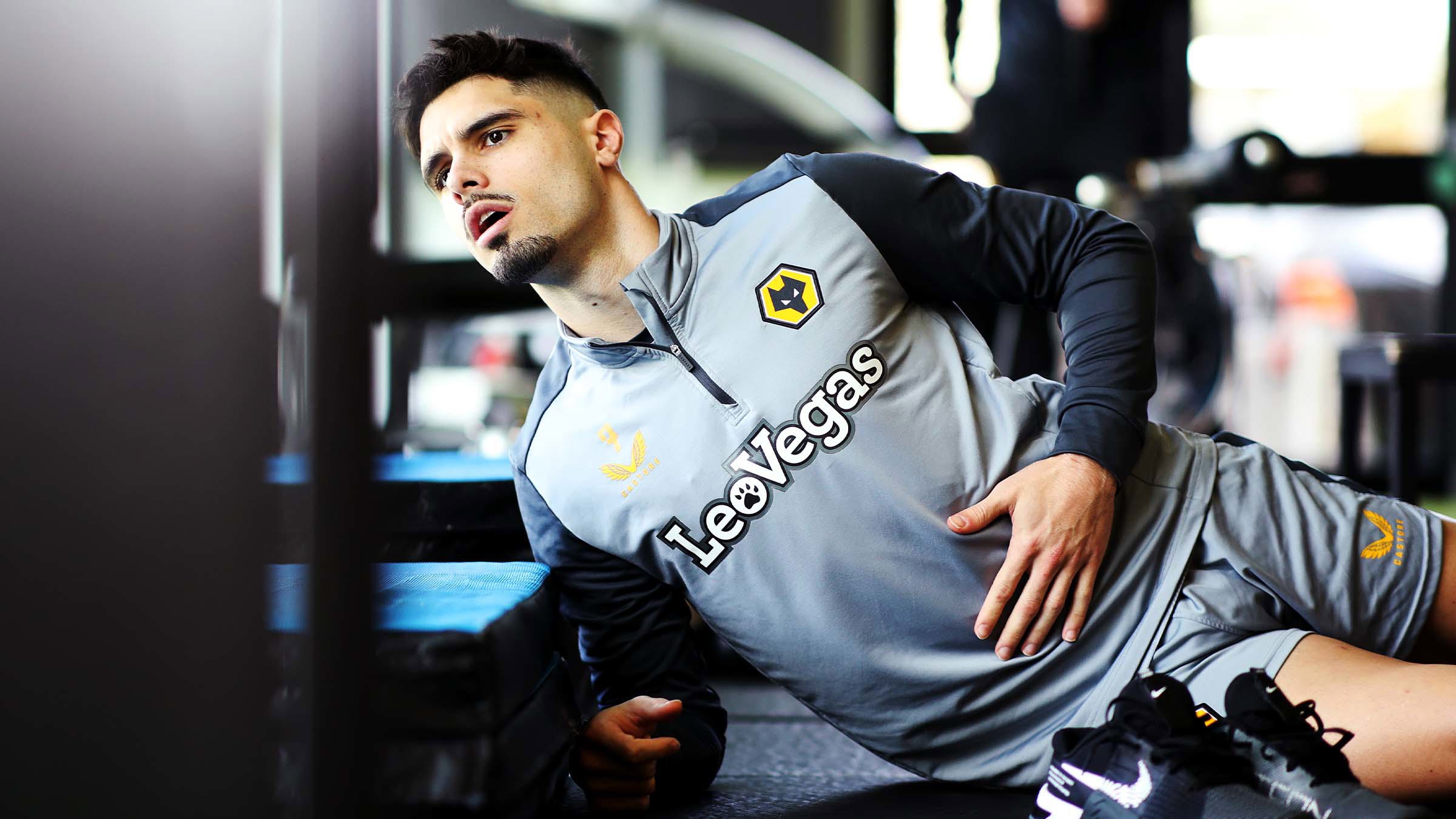 Gallery | Neto returns to the grass | Men's First-Team | News ...