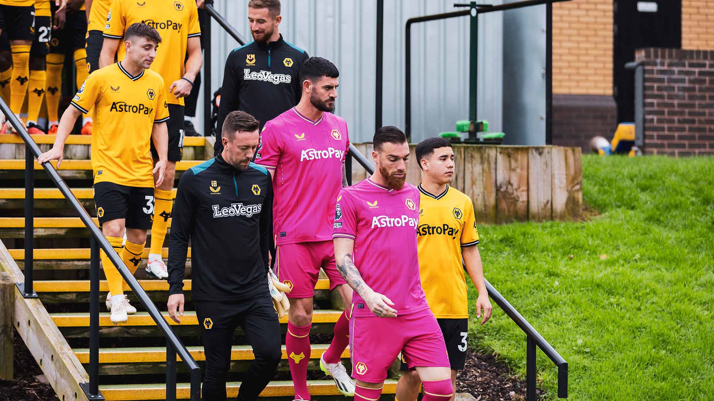 Gallery | Behind the scenes of Wolves' 2023/24 squad photo | Men's ...