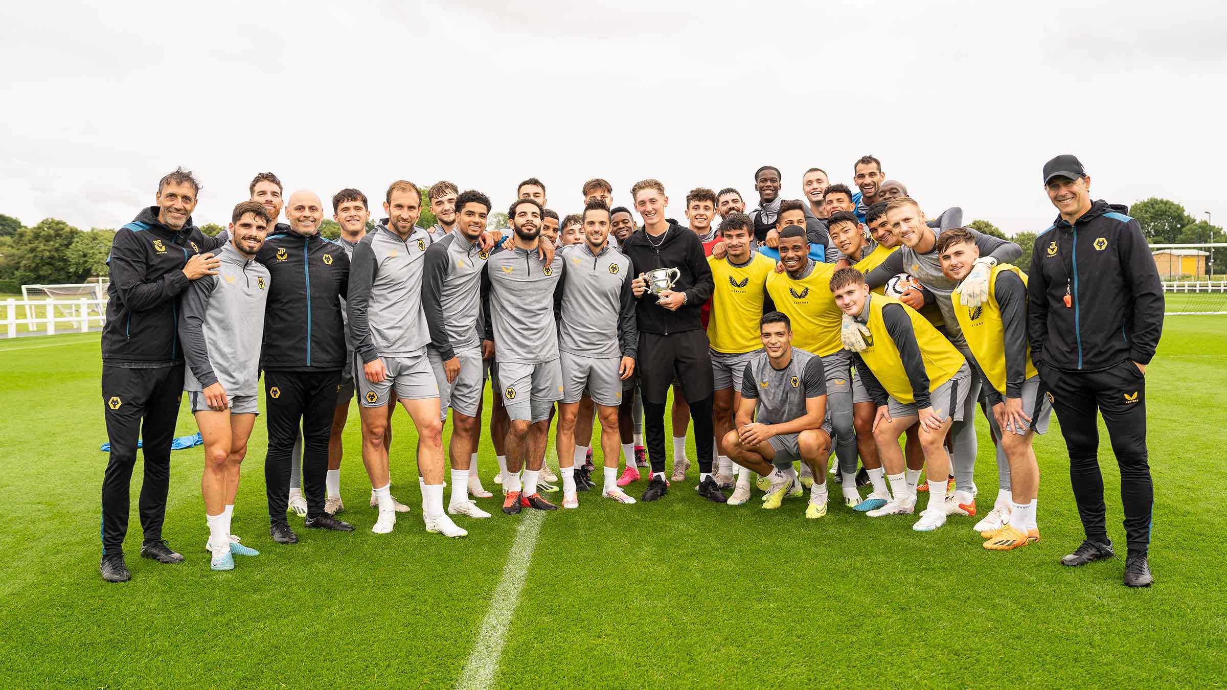 Wimbledon champion Searle honoured by Wolves squad | Club | News ...