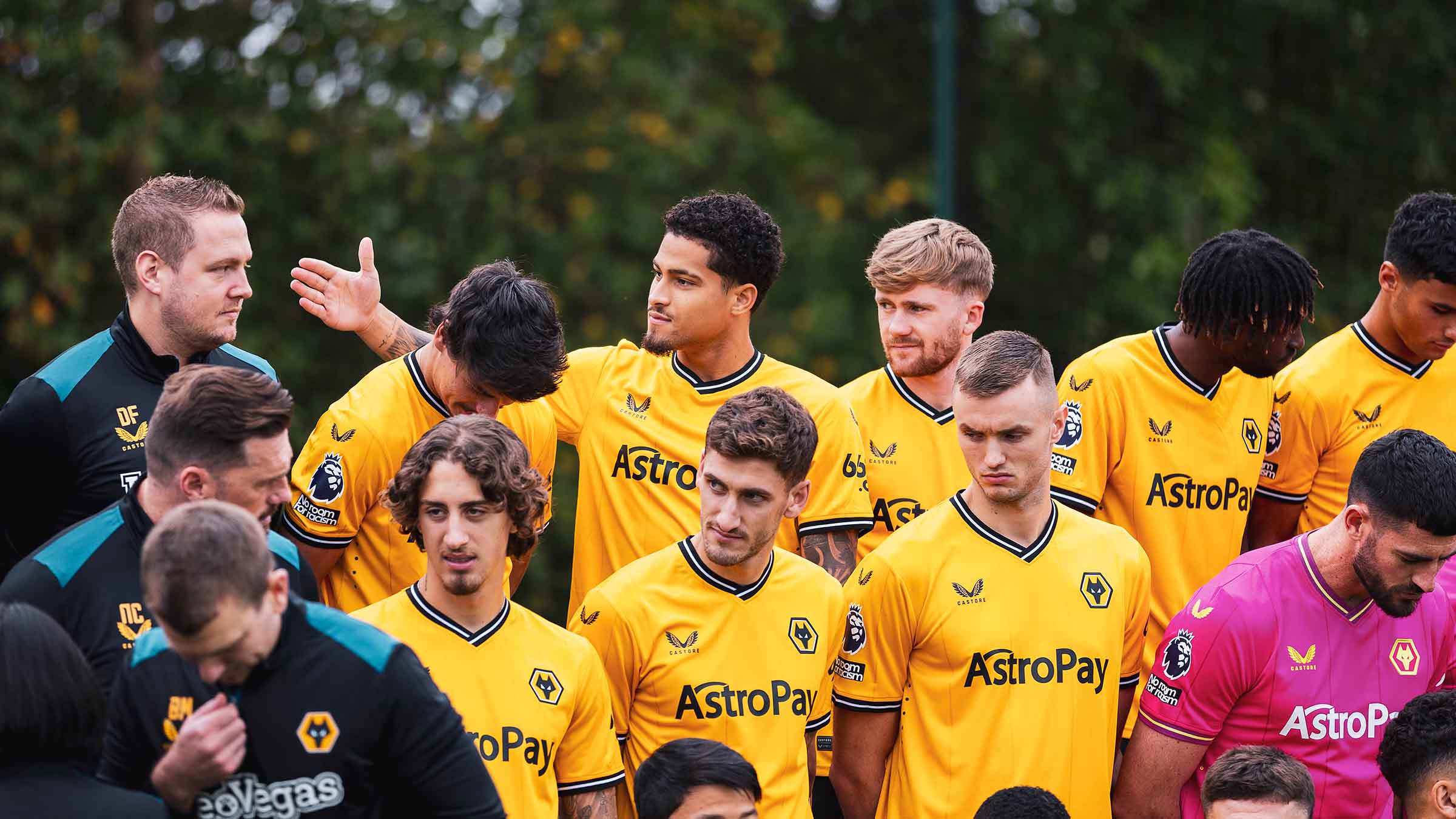 Gallery | Behind the scenes of Wolves' 2023/24 squad photo | Men's ...