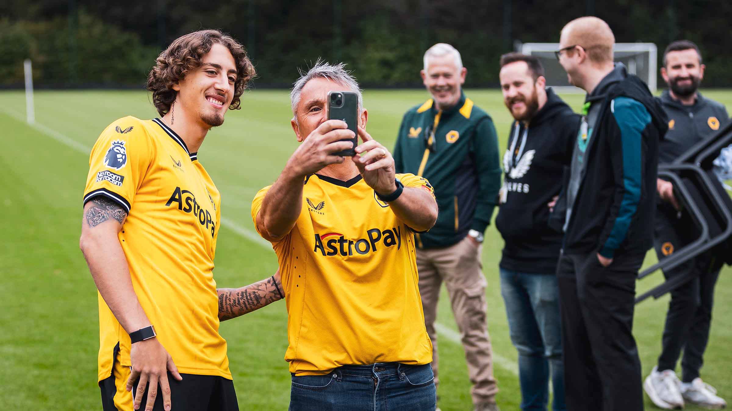 Gallery | Behind the scenes of Wolves' 2023/24 squad photo | Men's ...