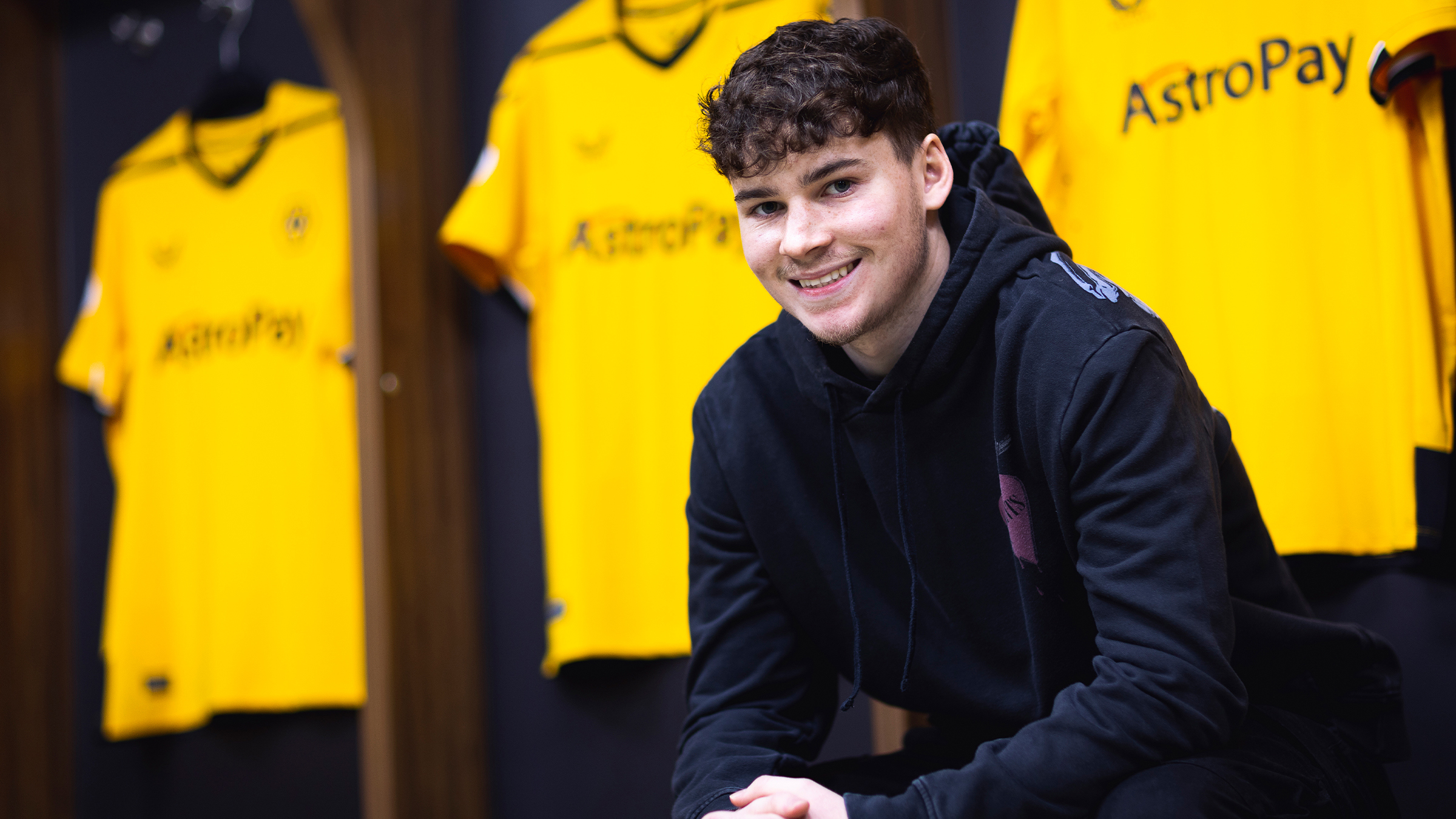 Hesketh pens contract extension | Under-21 | News | Wolverhampton ...